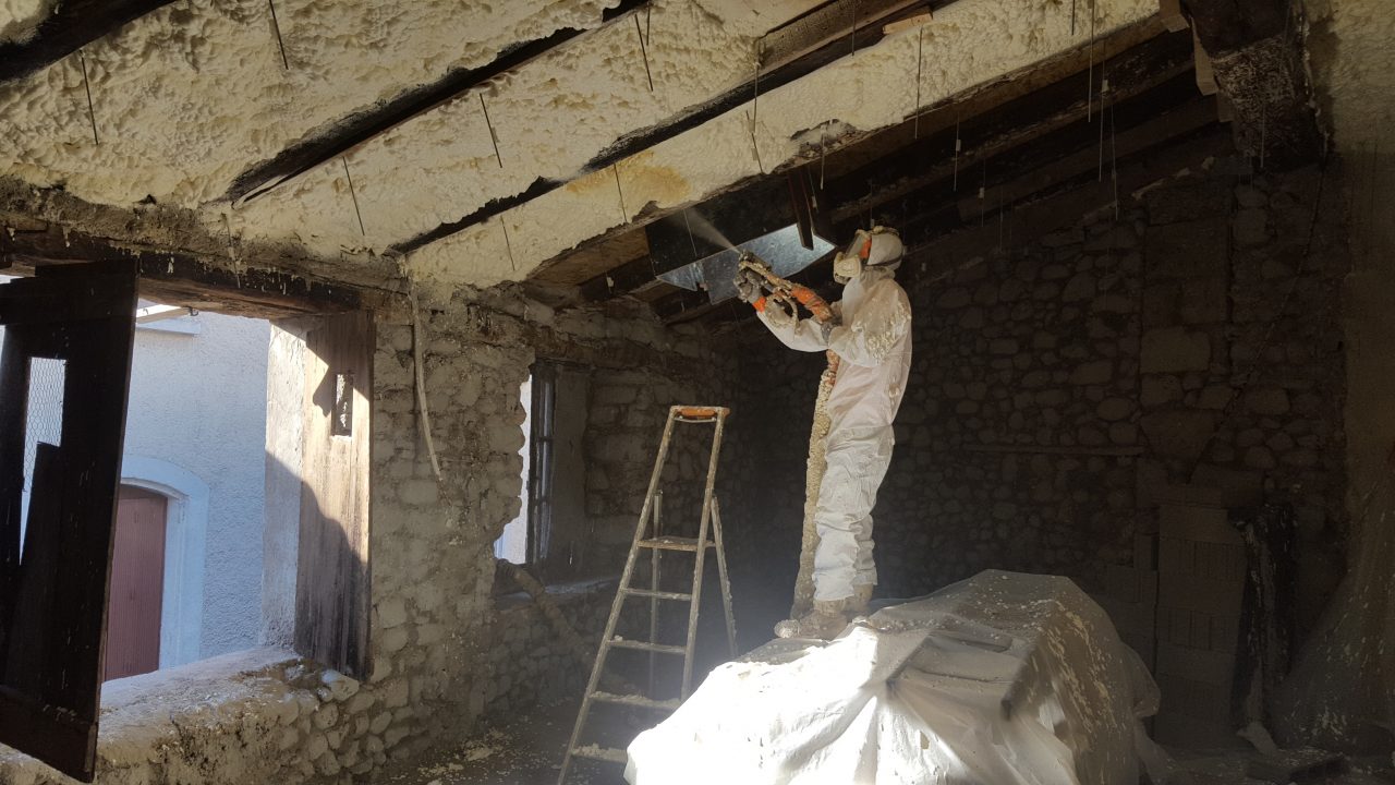 Isolation des plafonds rampants à Congénies (Gard) - PMS ISOL